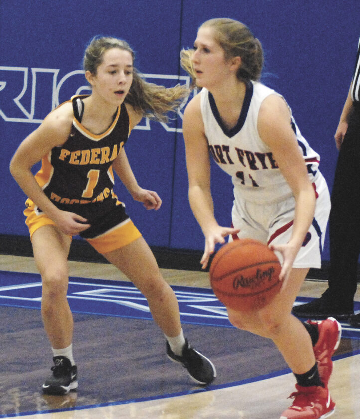 CLASH AT THE COLISEUM: Area hoops teams compete at Warren invitational ...